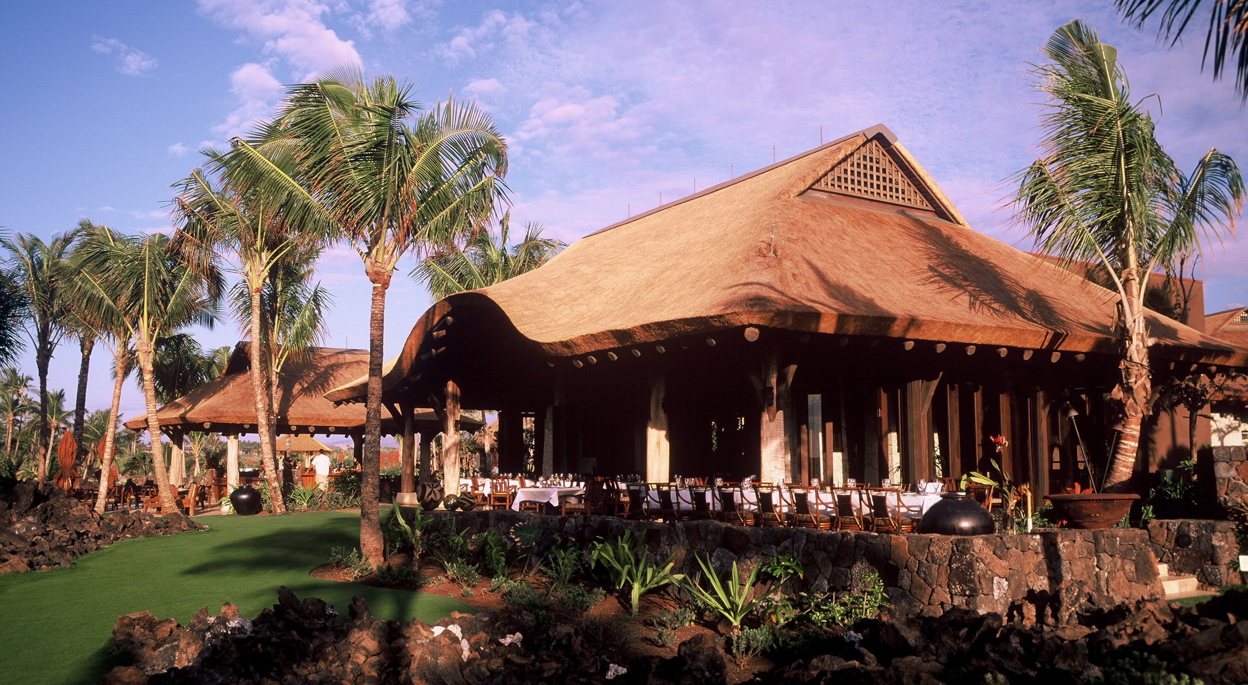 Kuki'o Beach Club & Spa - deReus Architects
